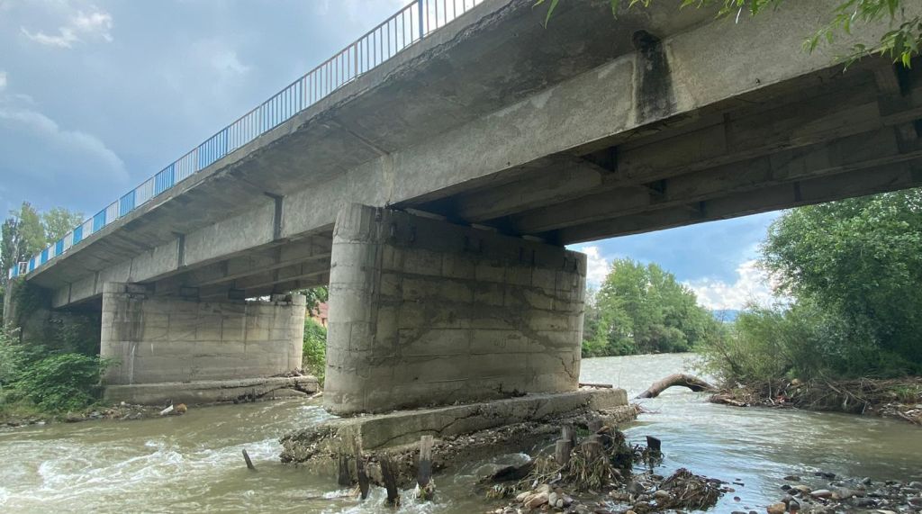 S-a închis un pod și s-a restricționat circulația – Banat FM | sound ...