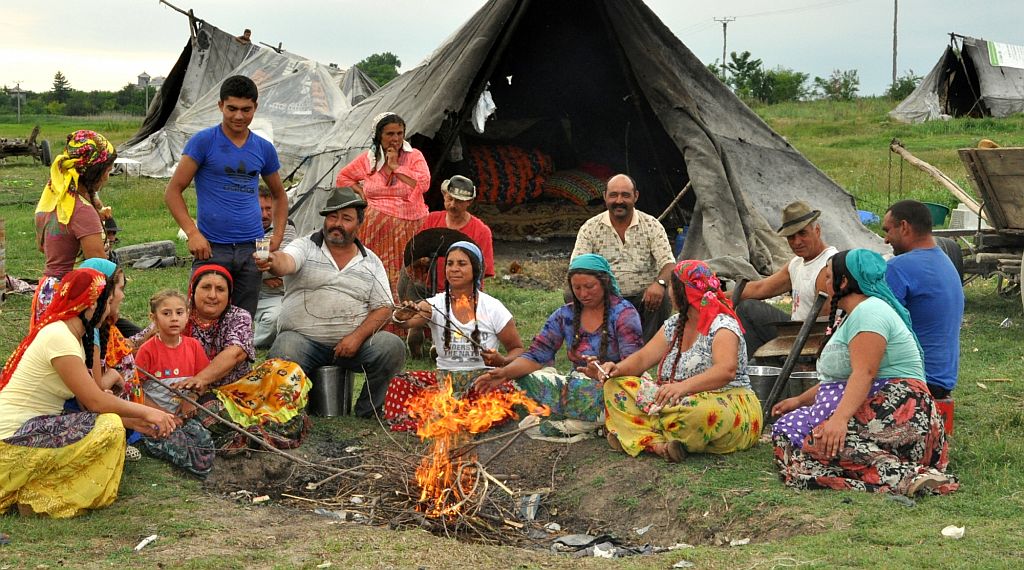 Rromii sărbătoresc astăzi Ziua Limbii Rromani – Banat FM | sound factory