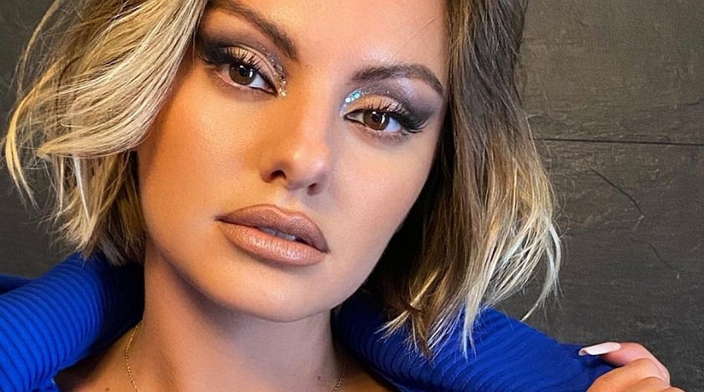 Alexandra Stan a lansat o nouă piesă senzuală, intitulată ”Cherry Lips ...